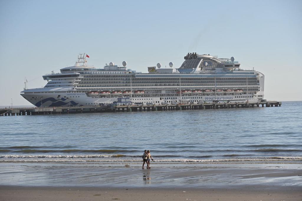 Puerto Madryn: arribó el Crucero "Sapphire Princess" con más de 2 mil ...